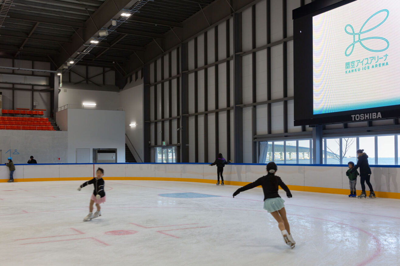 Kanku Ice Arena | Yasui Architects & Engineers