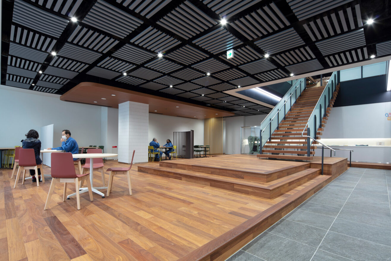 Sakura Color Products Osaka Factory | Yasui Architects & Engineers